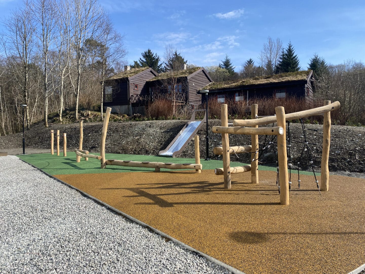 Norsk lek & park AS: Lekeplassutstyr og parkmøbler - Vi tar leken på alvor!